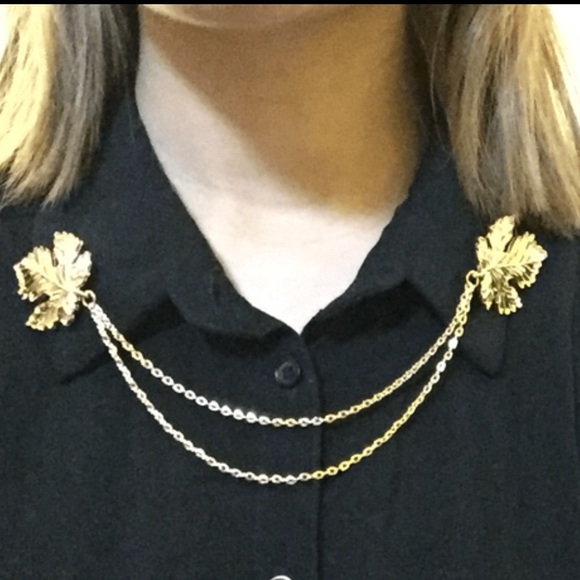 Kathrono | Jewelry | Lovely Gold Plated Chained Maple Leaf Collar ...